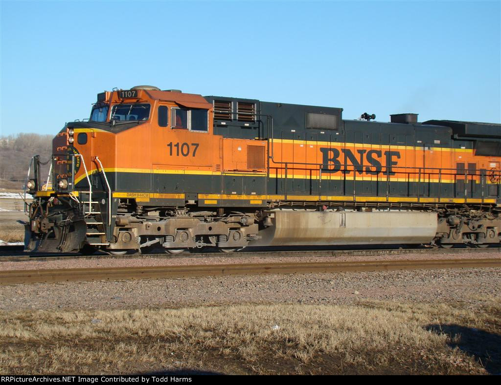 BNSF 1107